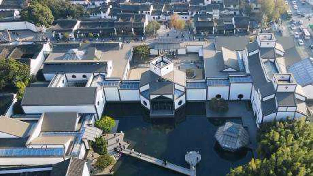 航拍苏州博物馆,设计古典与现代相结合,完美展现苏州之美