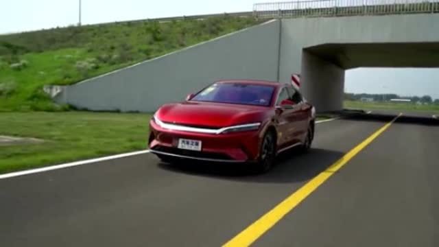 旗舰该有的快与稳 试驾比亚迪汉EV