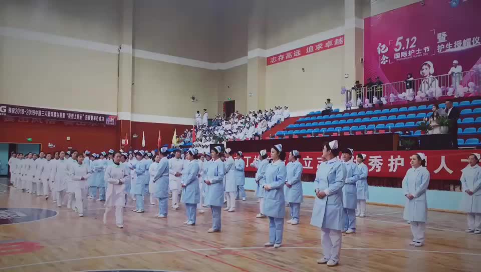 我们将牢记今天的誓言继续发扬南丁格尔精神。白衣天使们节日快乐