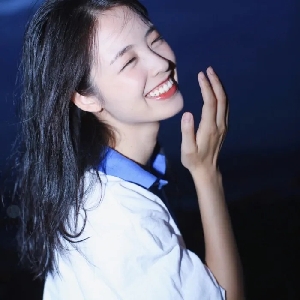 豆沙馅的椰蓉面包 