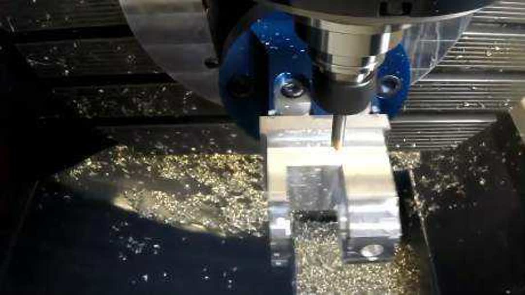 五轴加工中心操机,1人看3台机月薪15K,你愿意干吗?