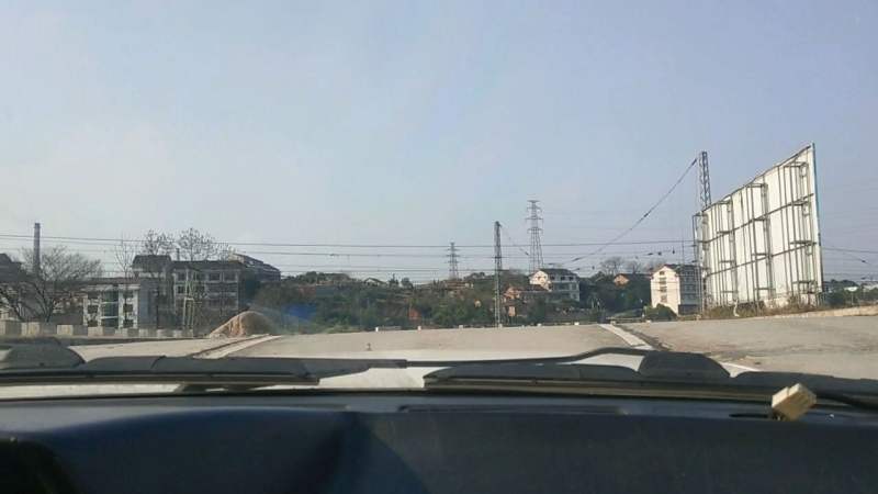 坡道停车怕起步?看教练这样指导新手,平稳不熄火!