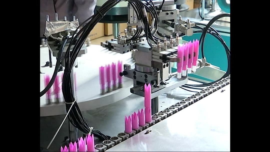 青岛电视台对我公司进行专题采访报道