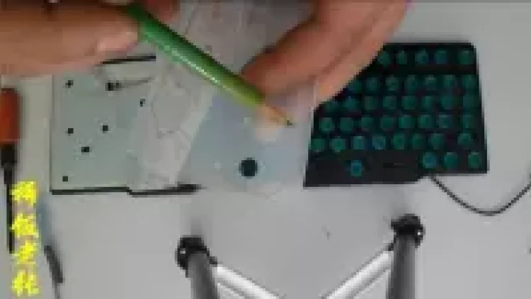 电脑键盘个别按键失灵的修复技巧 很实用很简单 不用老是换新的键盘