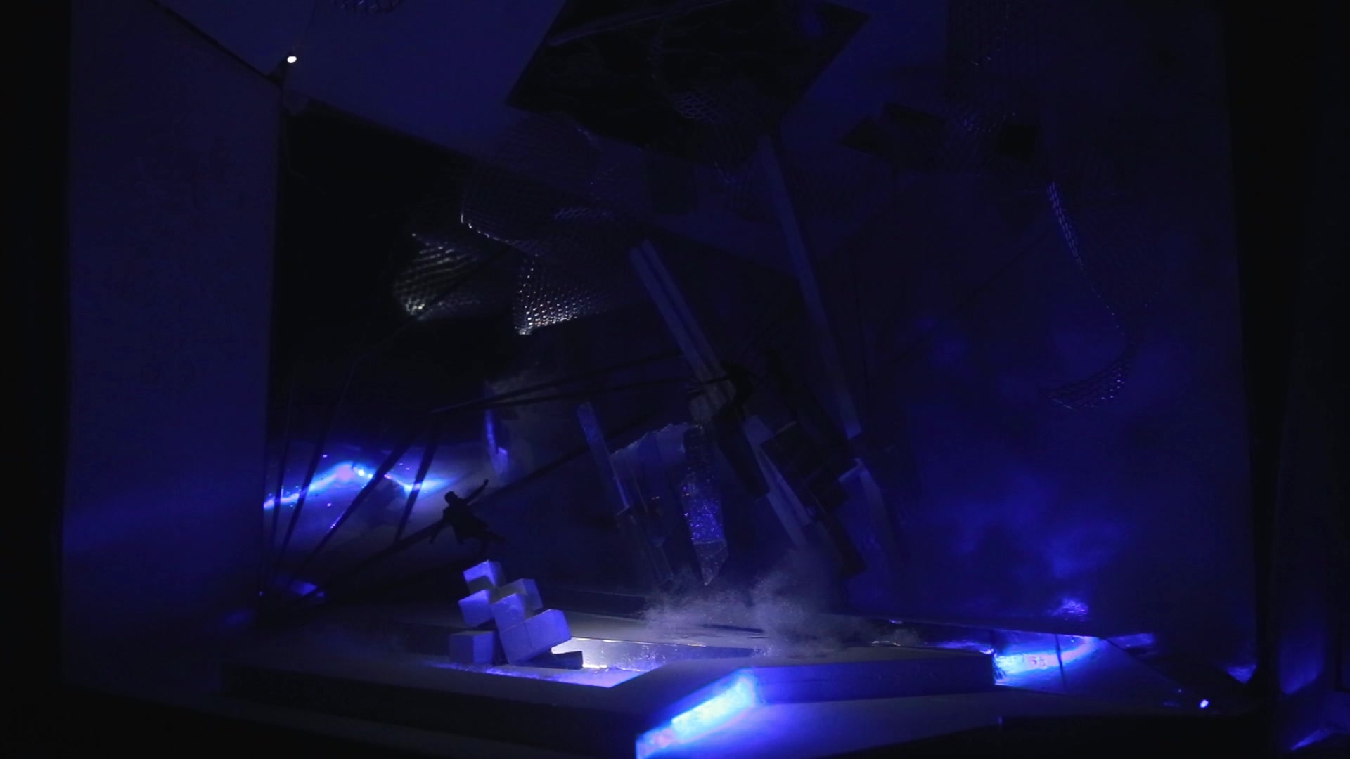 灯光与建声| 舞台演绎灯光展演设计 ——恐怖美术馆 视频剪辑