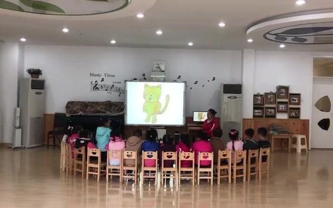 小班语言《小猫的生日》课堂实录