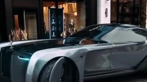 街头的奇葩汽车,当它开动的时候,居然有种变形金刚的既视感