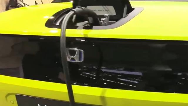 实拍本田新一代纯电动轿车,满电续航450公里,是辆好车