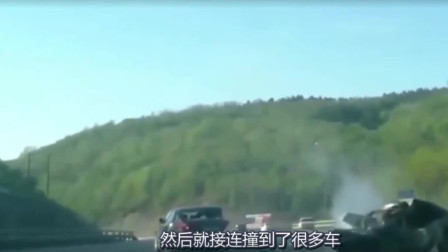 高速上突然发生连环撞车,司机们瞬间腿软了,吓死人了!
