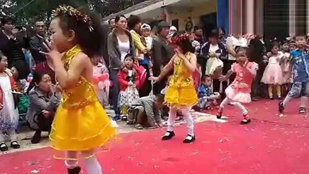 贾若彤舞蹈北京欢迎你