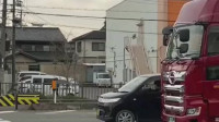 日本街头,大型运输机械设备专用车,在市里都开的这么随意!