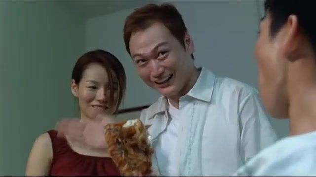 男子来探望被阉的兄弟,没想到兄弟竟然比自己过得还滋润
