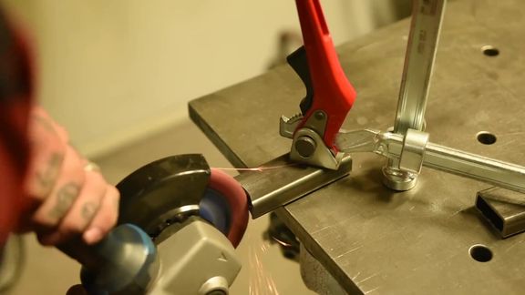 拆一辆自行车飞轮,改造成砂带机,这操作一般人不会这么干