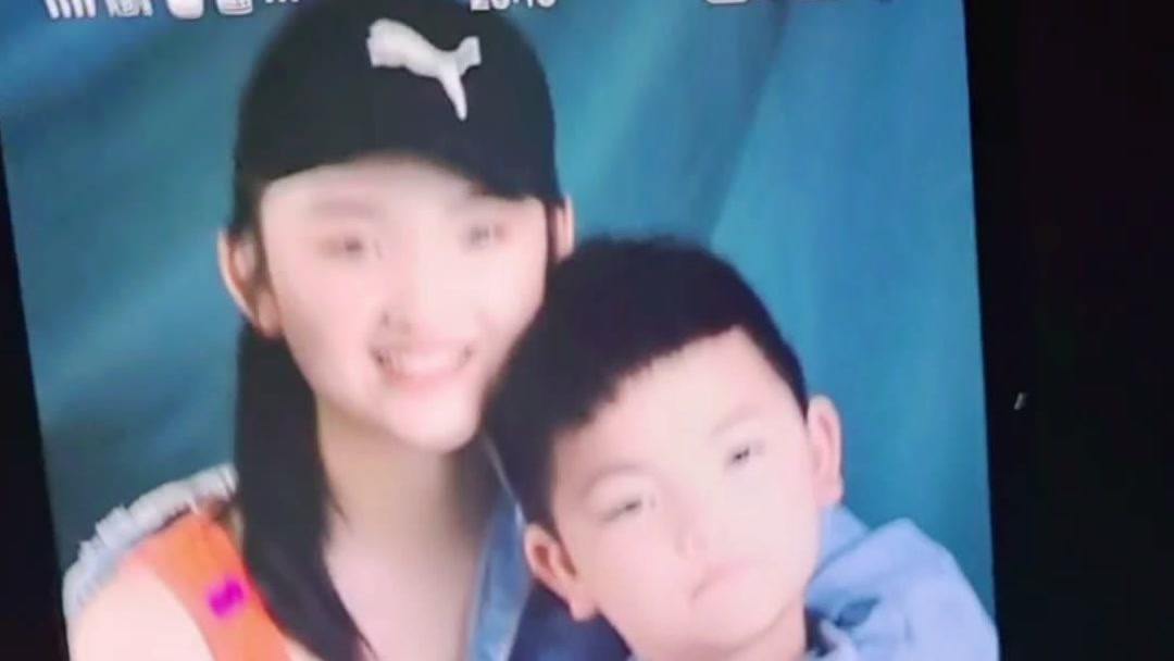 今天教大家如何下载《堡垒之夜》手机版