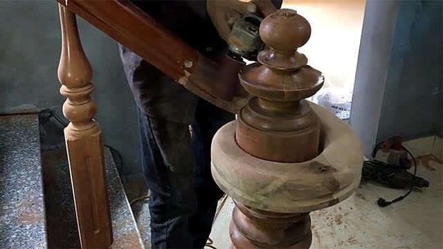 做装修30年的师傅这样装木楼梯,省材料,省空间,关键还...