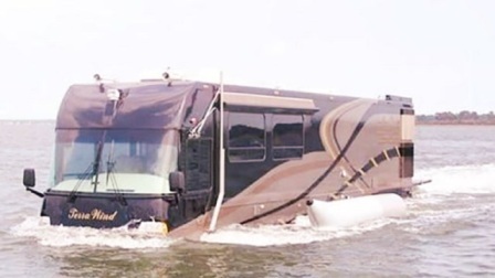 全世界最奢华的房车,一辆售价1700万人民币,车内设计无比震撼