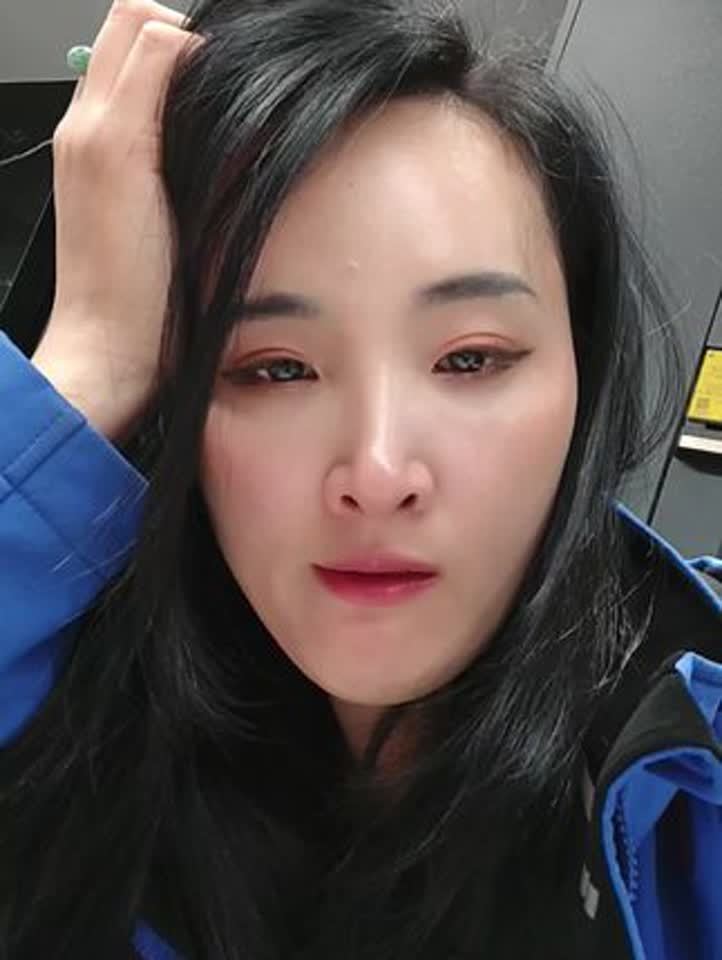 如果我哪天撑不住了、我就把微信手机号注销、穿上自己喜欢的红色...