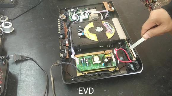 家里的EVD坏了不通电,维修很简单,一块电源板搞定