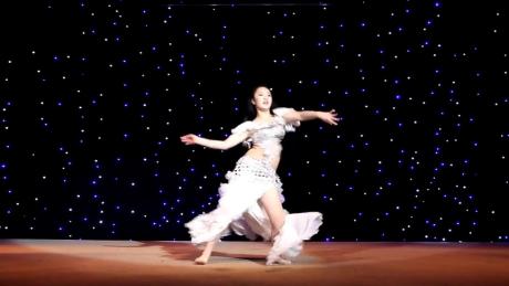 13岁女孩跳肚皮舞,太美了!