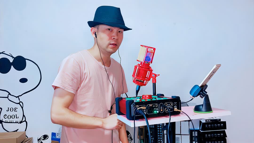 手机直播声卡翻唱一首谭咏麟的《讲不出再见》,好声音百听不厌