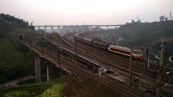 2017年2月 重庆——汉口T258次列车运行襄渝线 此车于当年5月停运