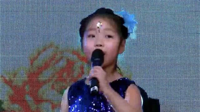 孩子们太优秀了,舞台上表演诗朗诵,听完还想听!