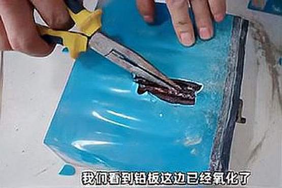 电动车一充电就满,一加速就掉2格电?行内人总结3个原因,要避免