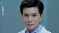男产科医生长得太帅,孕妇全堵在门口看,老公们都吃醋了!