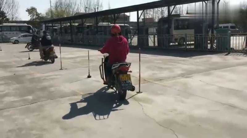 女骑士增驾摩托车E照训练考试,没有想象中的那么难