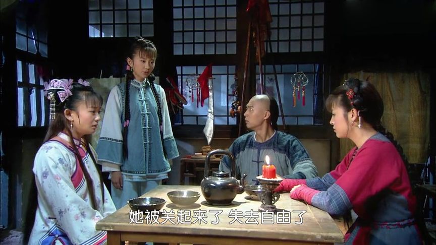 新还珠格格:小燕子抢夺紫薇的身份,成功当上格格,真有心机!