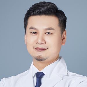 鼻整形医生周蔚 