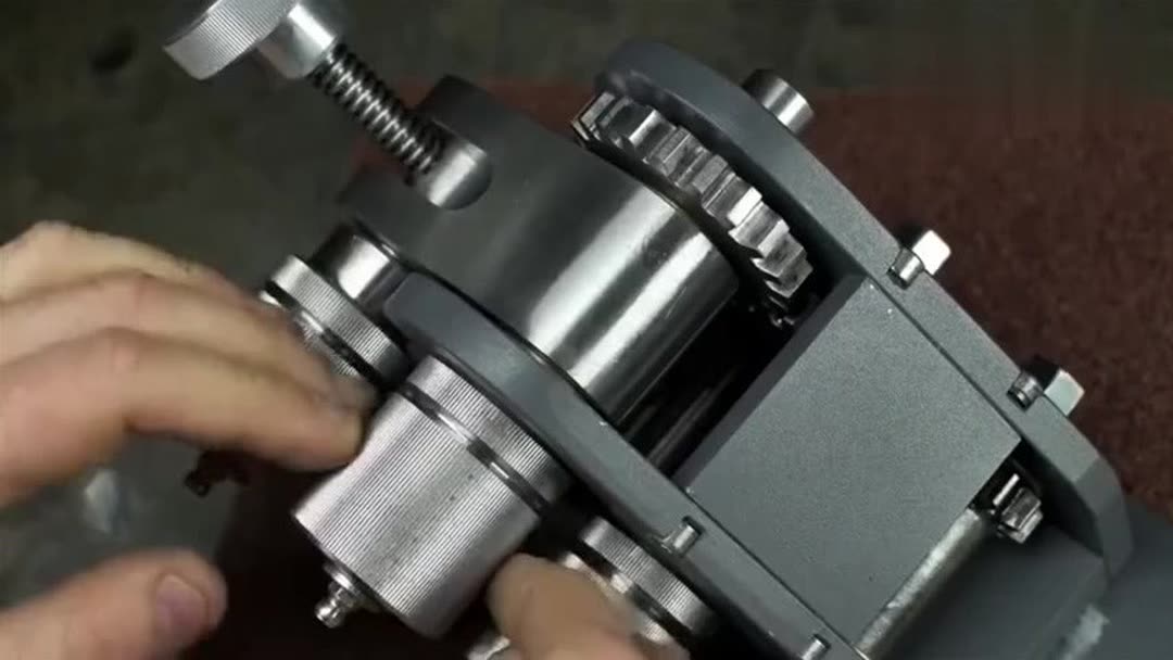 国外牛人自制弯管神器,太实用了