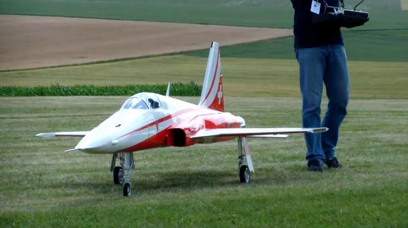 RC模型:不一样的模型飞机体验,起飞那一刻,真是太酷了