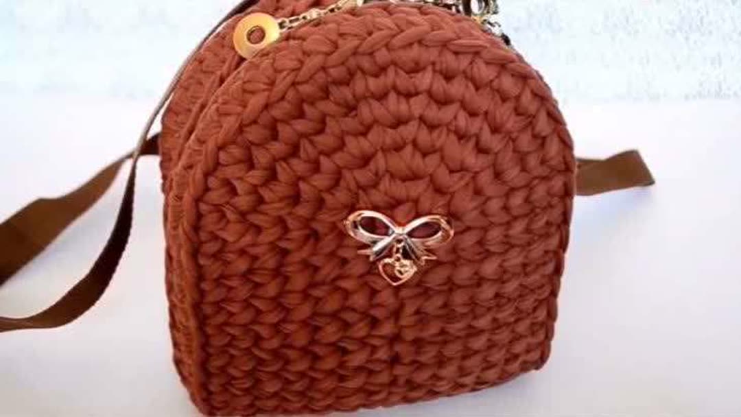 手工毛线编织教程:钩织小巧玲珑的双肩包,日常外出很实用