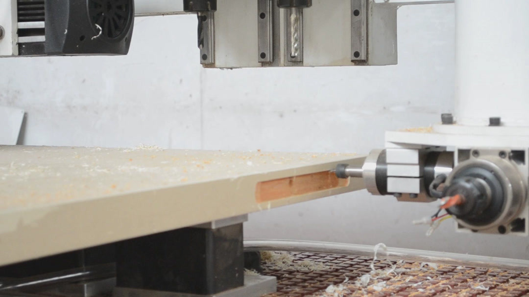 速霸多功能木门生产线 木门精裁锁孔锁舌打孔开槽