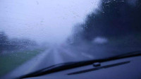 汽车雨刮器刮不干净怎么办?老司机来教你一招,既省钱又省事