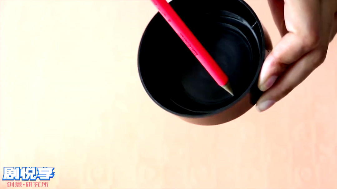 手绘定格动画:学会这个水晶笔筒谁还买?做法原来这么简单