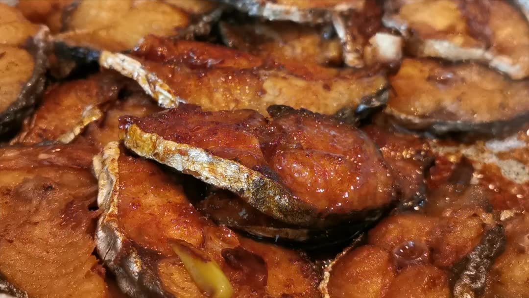 红烧鱼吃够了,试试这种做法,肉质劲道味更香,一上桌就抢光!