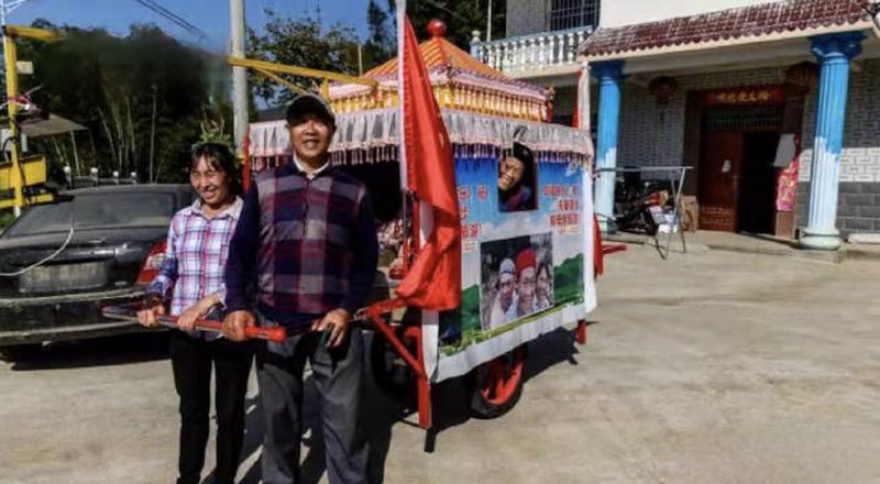 【夫妇徒步带84岁母亲回老家:跨越4省,累计行走2000公里】重庆开州,...