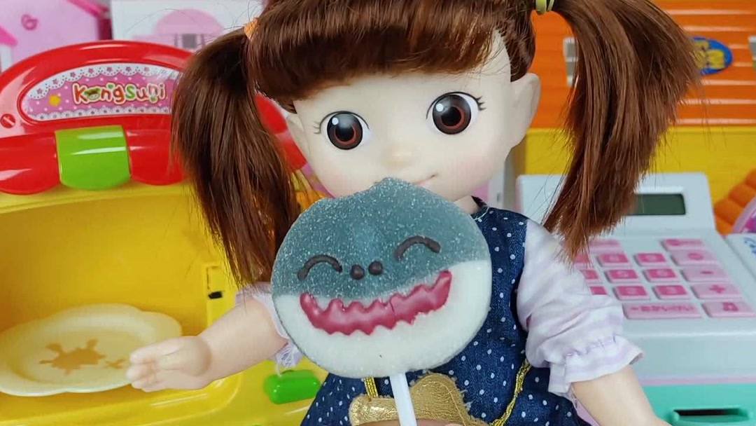 小朋友们,和阿丽一起学习如何用微波炉吧!