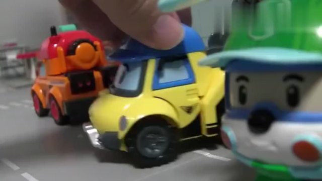 超好玩的变形警车大集合