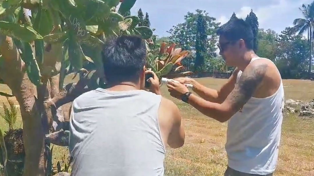 拍vlog的两个大男人,教你小视频必备技能