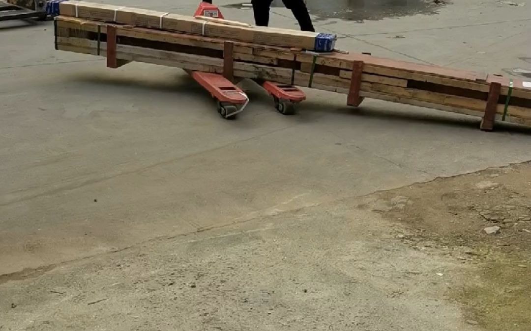 你说穷吧,又有个厂,你说富吧,口袋里又没钱,你说懒吧天天早出晚归,...