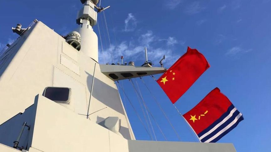 中国与俄罗斯真要结盟?互赠王牌燃爆全球,王毅预判真准