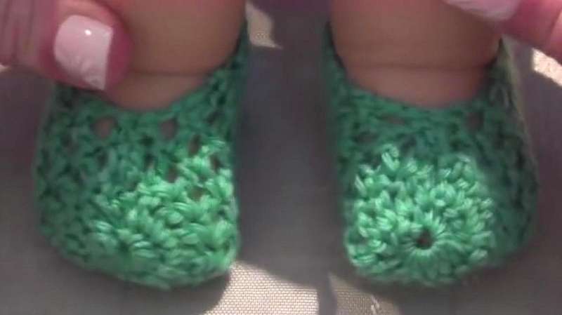 最简便可爱的婴儿鞋子钩织教程来袭，宝妈们值得一学！