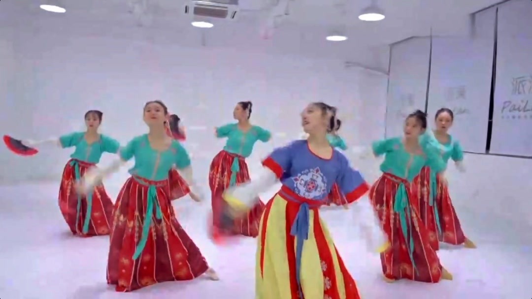 洗脑神曲《芒种》搭配古风舞蹈,不仅好好看 还简单易学