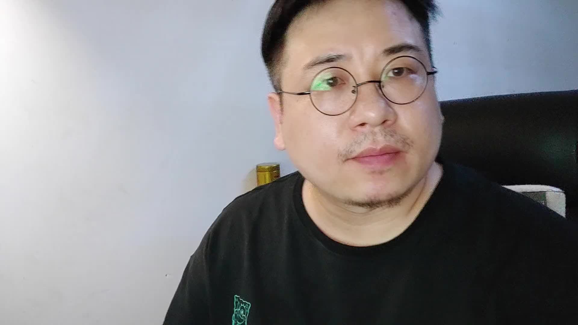 人教版数学教材插图引争议,秋季会用新教材?大掌柜:...