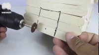 如何使用棒冰棍制作一所房子