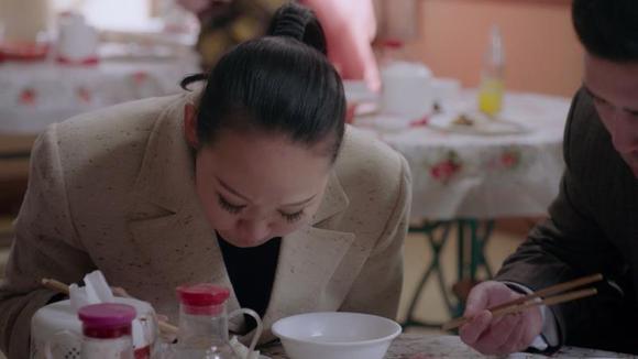 领导带着台湾同胞来饺子馆吃饺子,没想台湾友人一吃,都快哭了