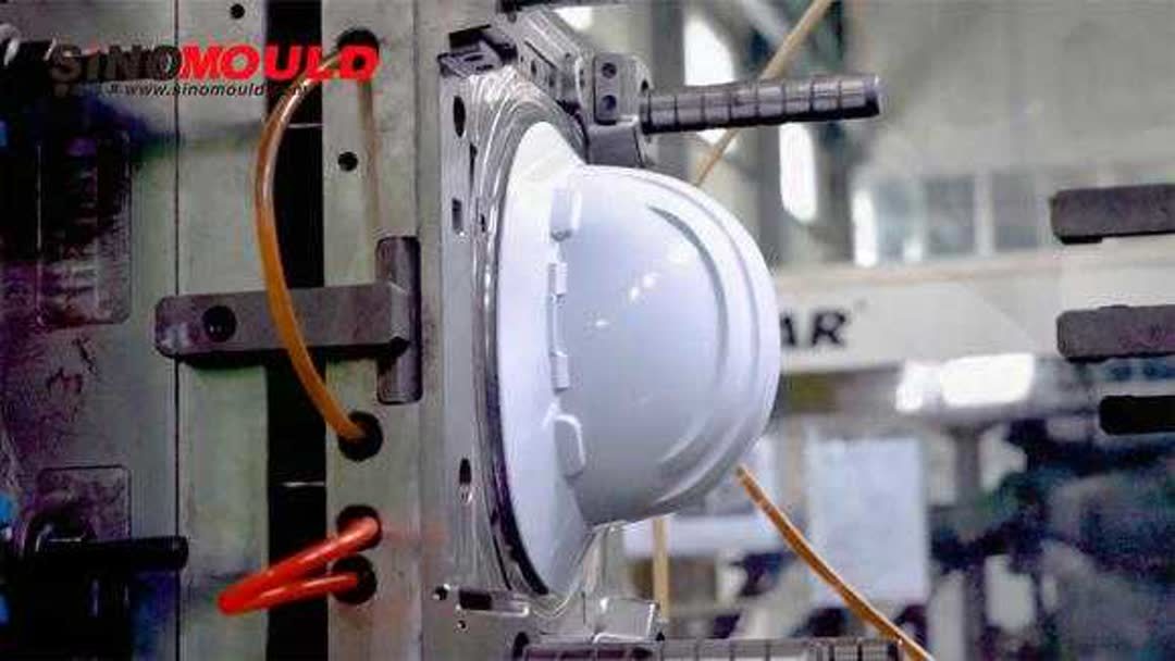 西诺电瓶车头盔模具试模质量看的见!